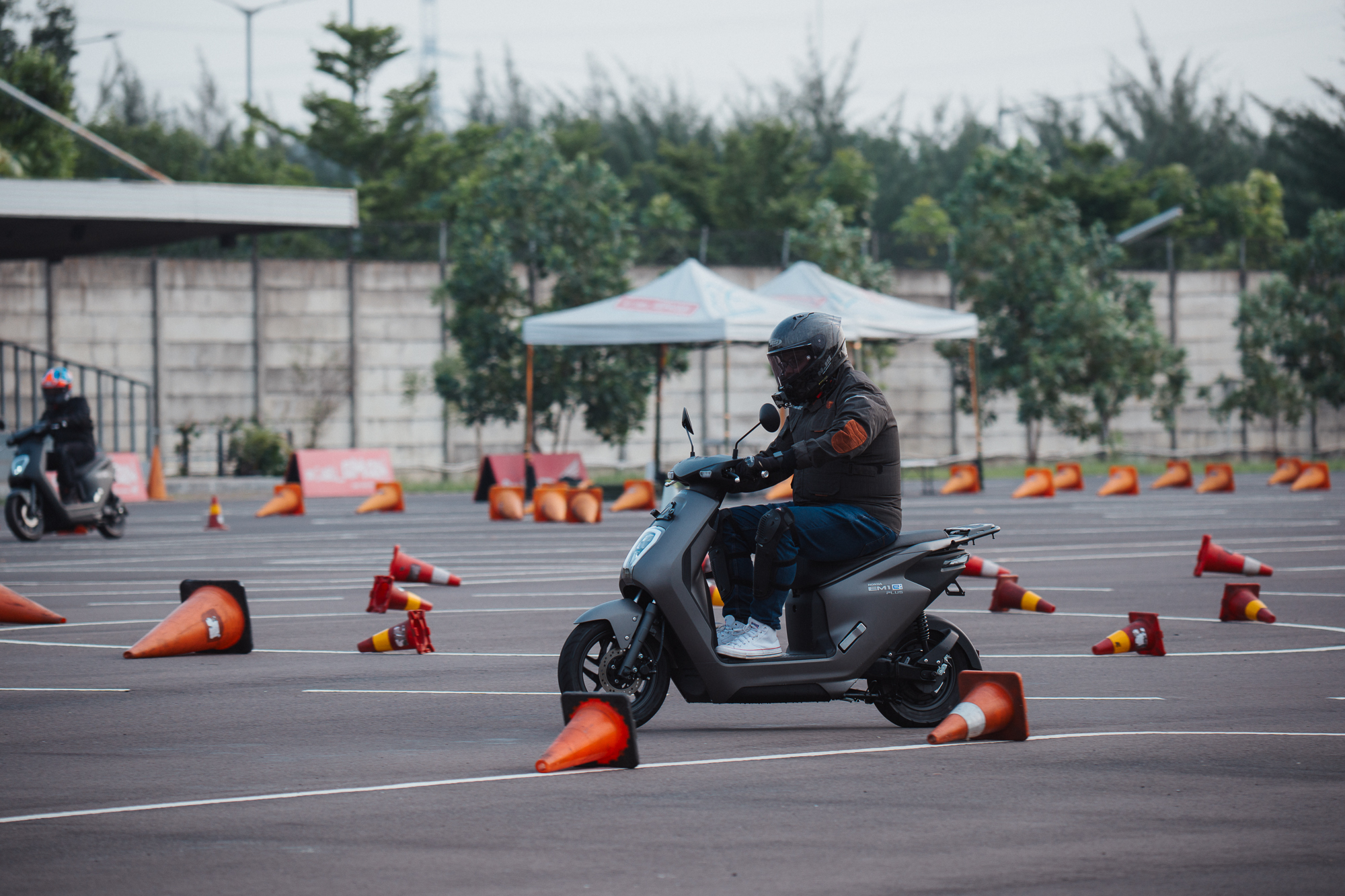 AHM-em1-06884 - INDORIDE.COM